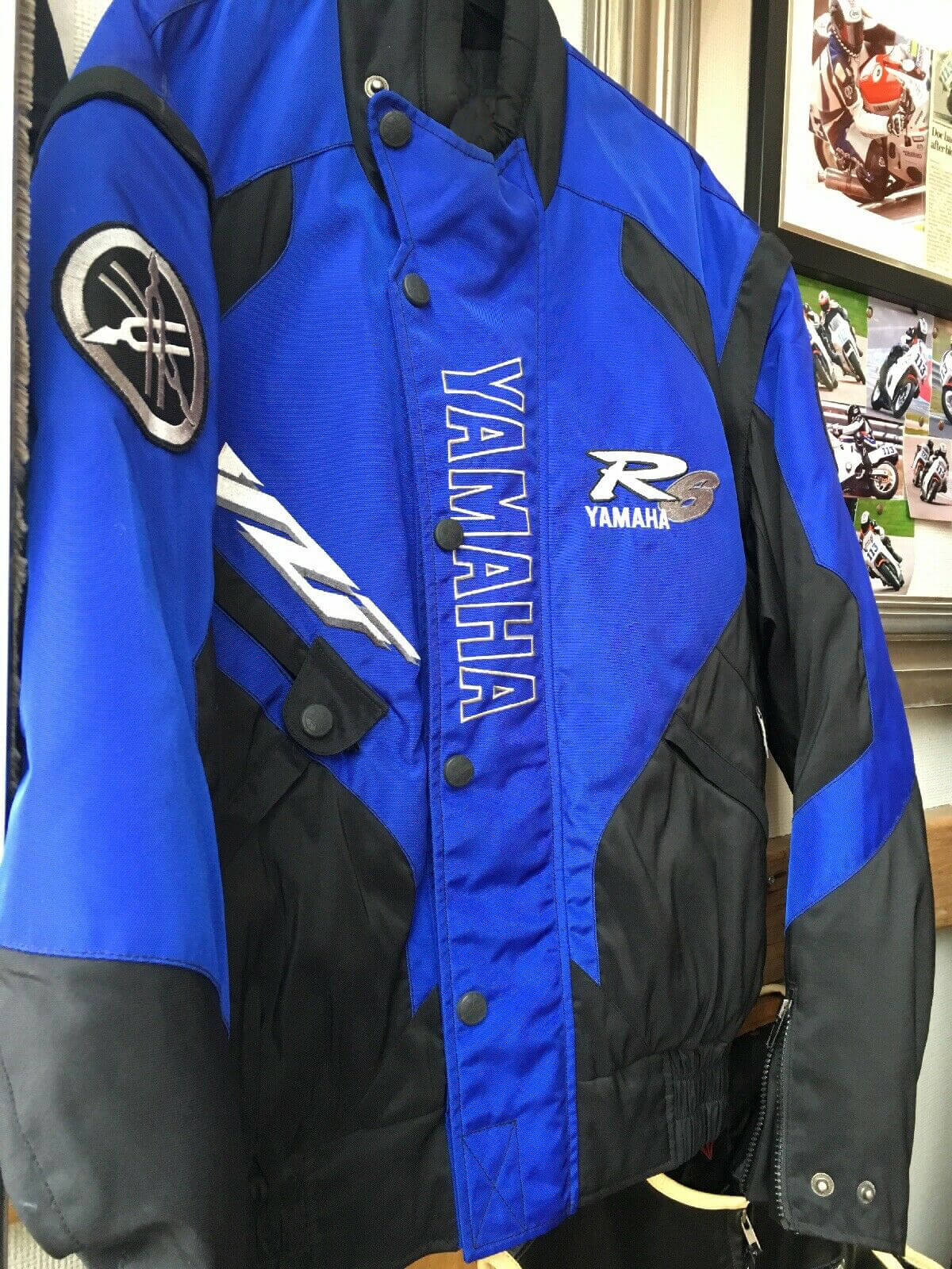 Yamaha R6 Black And Blue